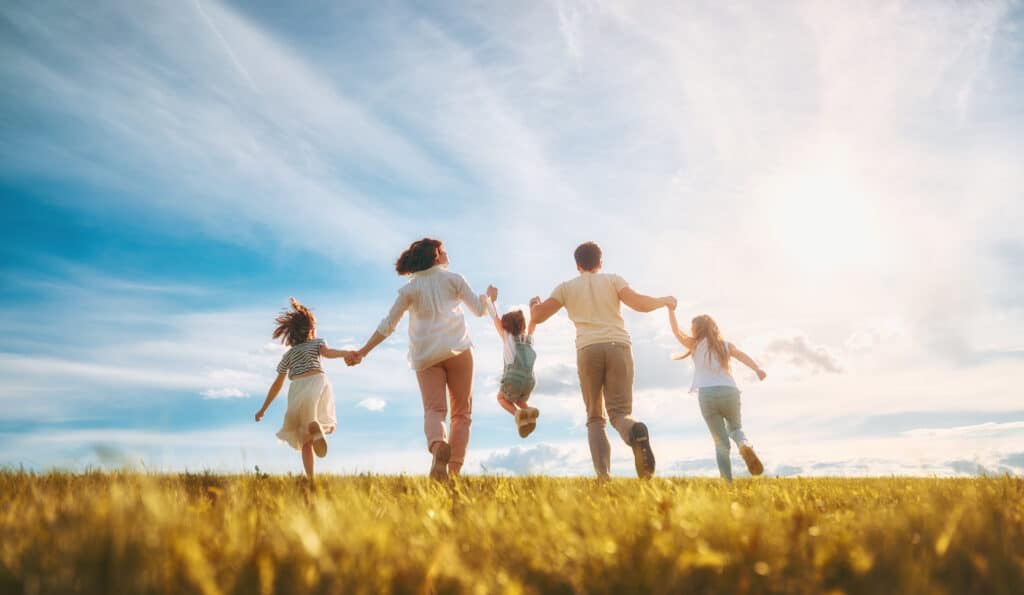 Explore the Best Outdoor Family Activities for Fun and Bonding