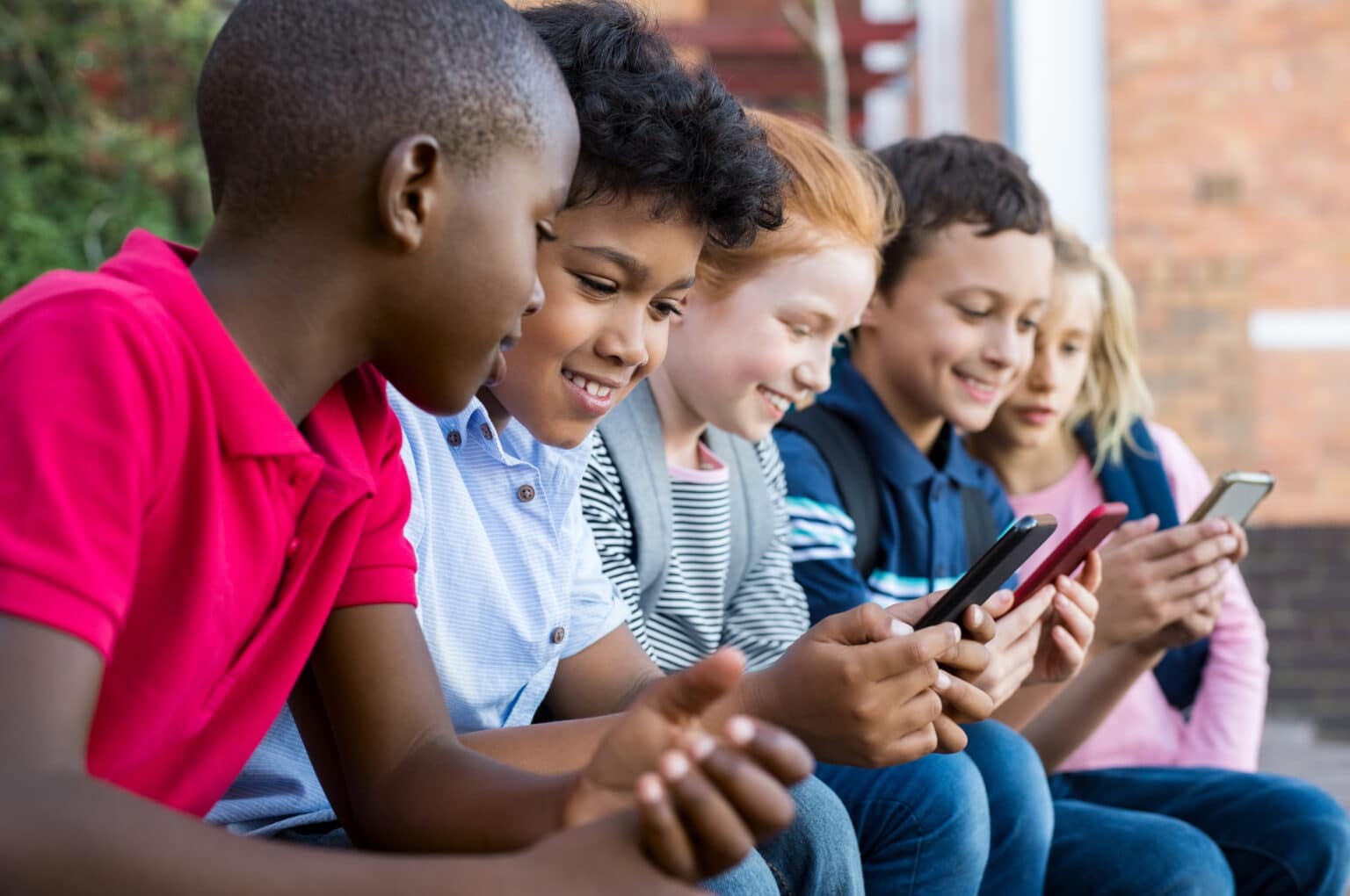 When To Get Your Child A Phone TwinCitiesKidsClub when-to-get-your-child-a-phone-twincitieskidsclub