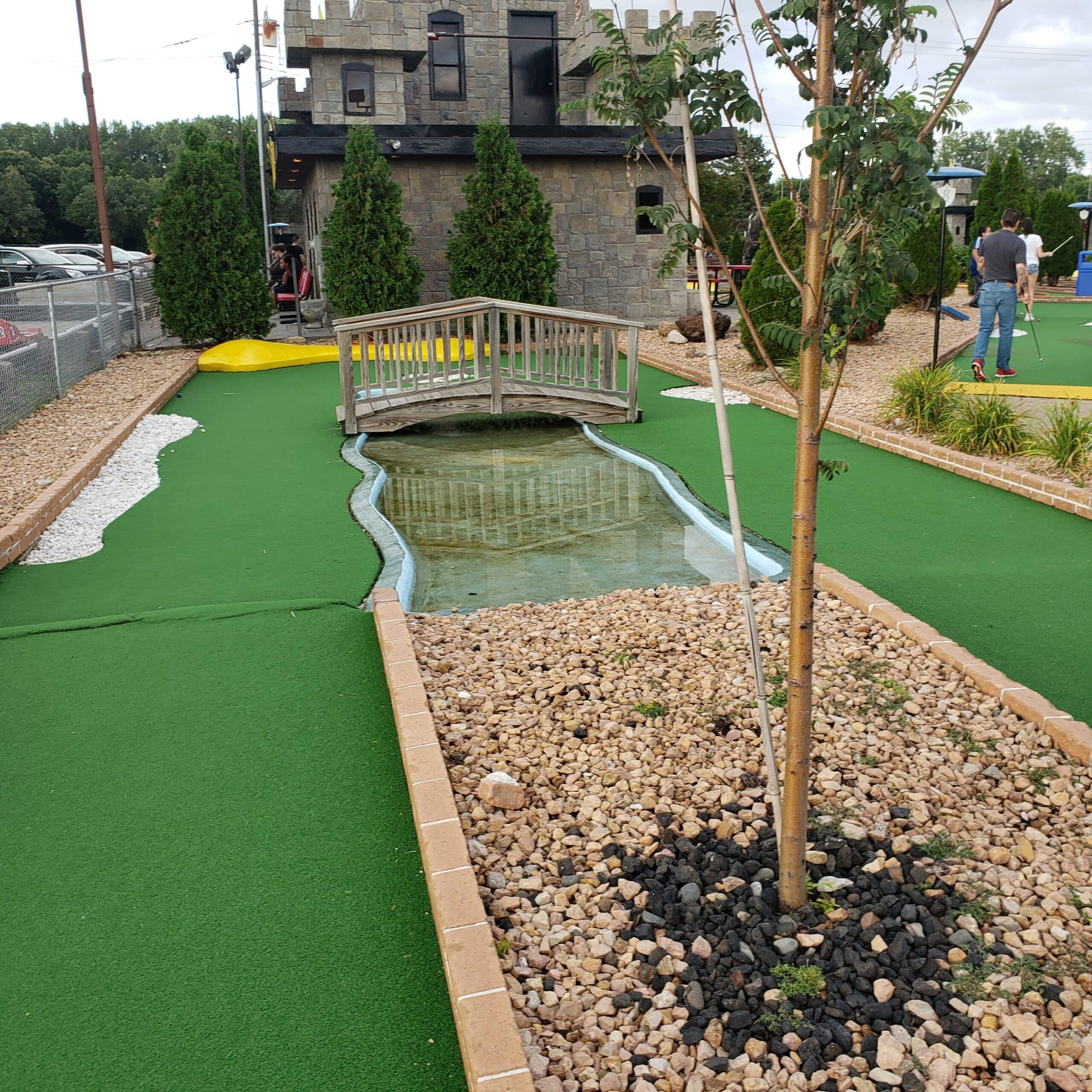 Family Outing Ideas: Lilli Putt Mini Golf | TwinCitiesKidsClub.com